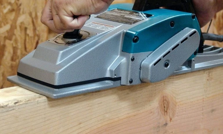 How To Use A Power Hand Planer On Wide Boards?