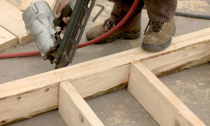 How far apart to position wall studs | Support a roof – Banging Toolbox