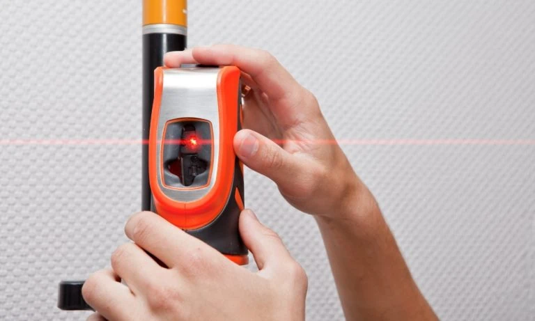 How Can You See a Laser Level Beam In Daylight? My way. – Banging Toolbox