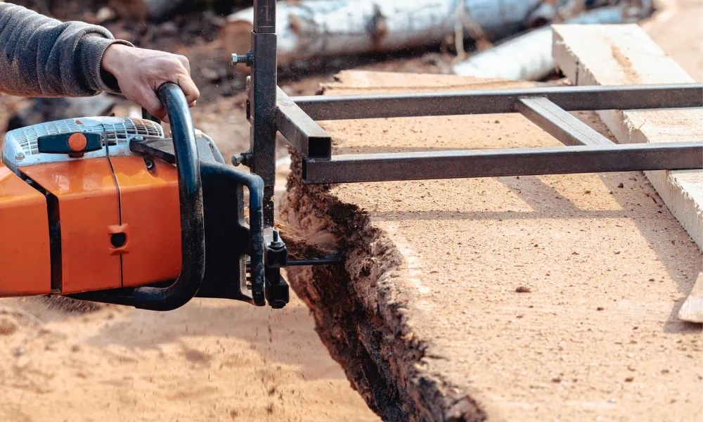 How to Use Chainsaw Mill to Slab a Log? Complete Guide | Banging Toolbox